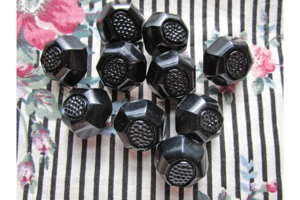 Vintage Black Plastic Shank Buttons, 11/16" (18mm) Heptagon Dome ...
